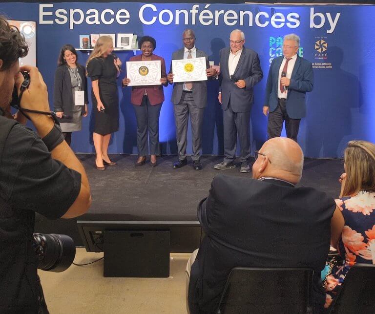 AVPA AWARDS KENYAN COFFEE PRODUCERS | Kenya Embassy France